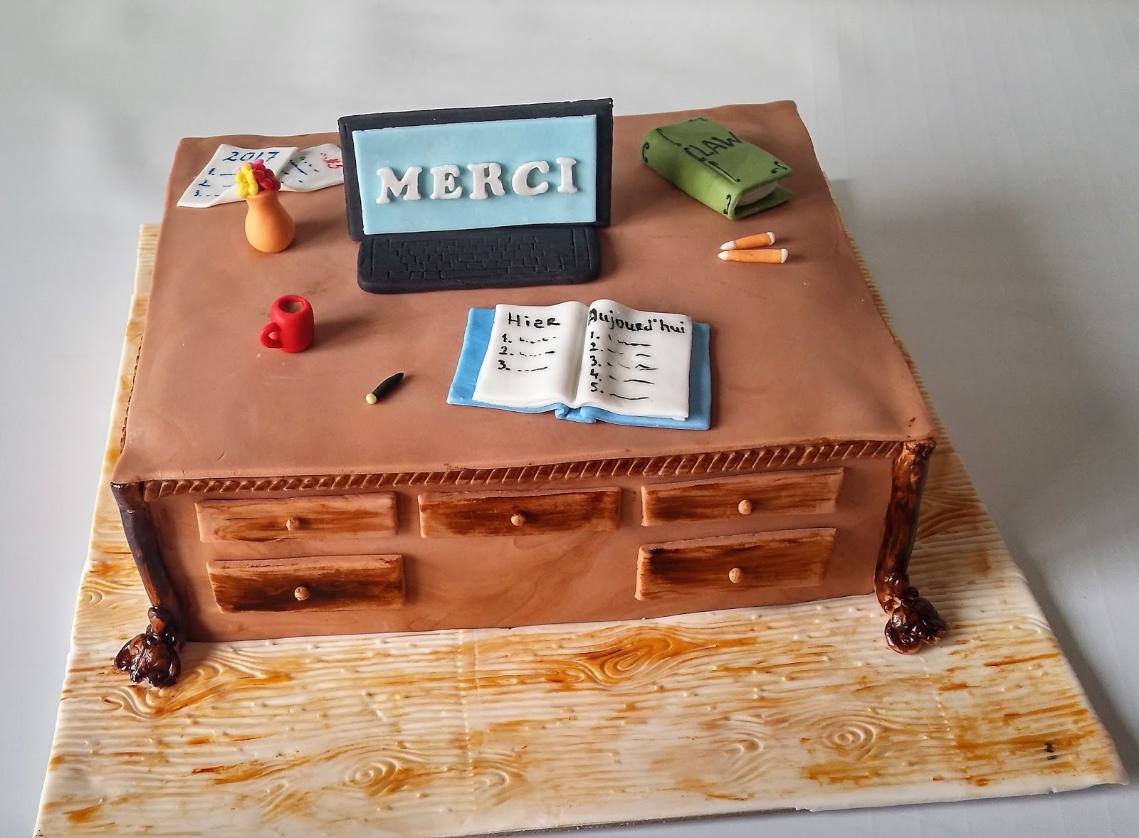 CakeSophia: Office desk cake
