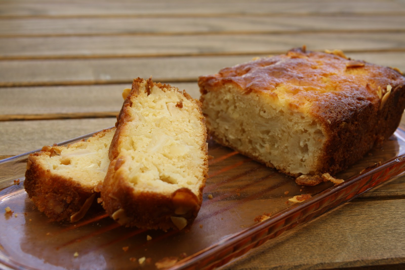 Parmesan et Paprika: Cake aux Pommes, Amandes et Miel