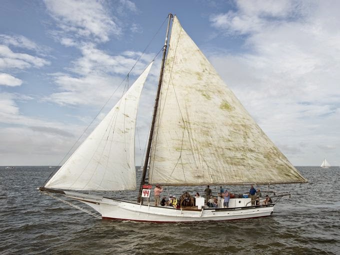 Critter Sitter's Blog: Chesapeake Bay Boats and Oysters - Photos