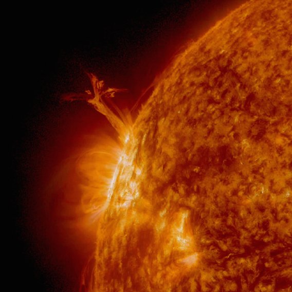 Suburban spaceman: Massive Solar Flare: 'Twister' Swirls Up 12x the ...