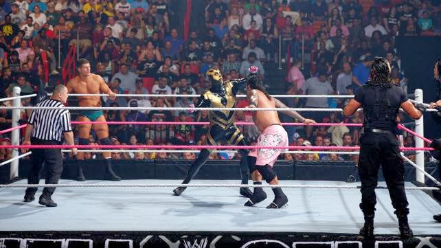 WWE In live!!!!: 6-MAN TRIPLE THREAT TAG TEAM MATCH