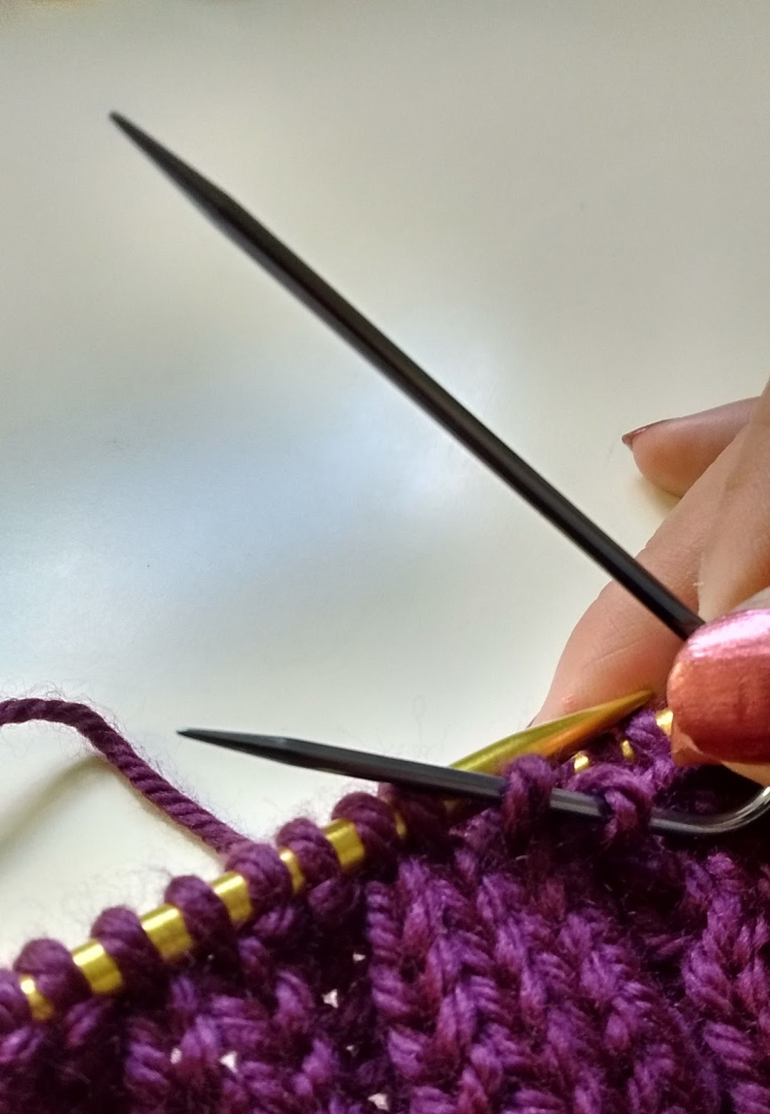 Smile with Yarn: How to use V-Shape Cable Needle