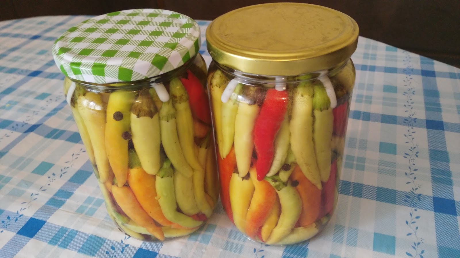 Bakina kuhinja - feferoni za zimu bez konzervansa - Bakini domaci i ...