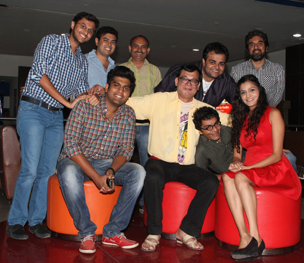 BOLLYWOOD AAINA : Grand Premier Anand Doshi's Gujarati film 'Happy ...