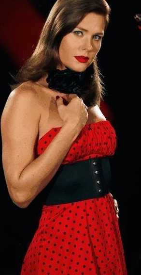 SONYA SMITH BIOGRAFIE "Cautând-o pe Elisa” - Donde Esta Elisa