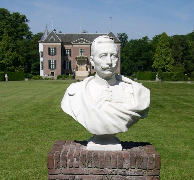 Studiebol: Keizer Wilhelm II, Een biografie, John C.G. Röhl, 2013.