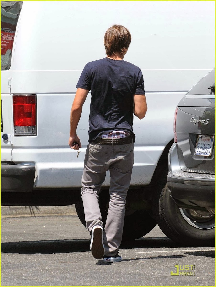 Celeb Saggers: SAGGER OF THE YEAR #4: Zac Efron Sagging Collection