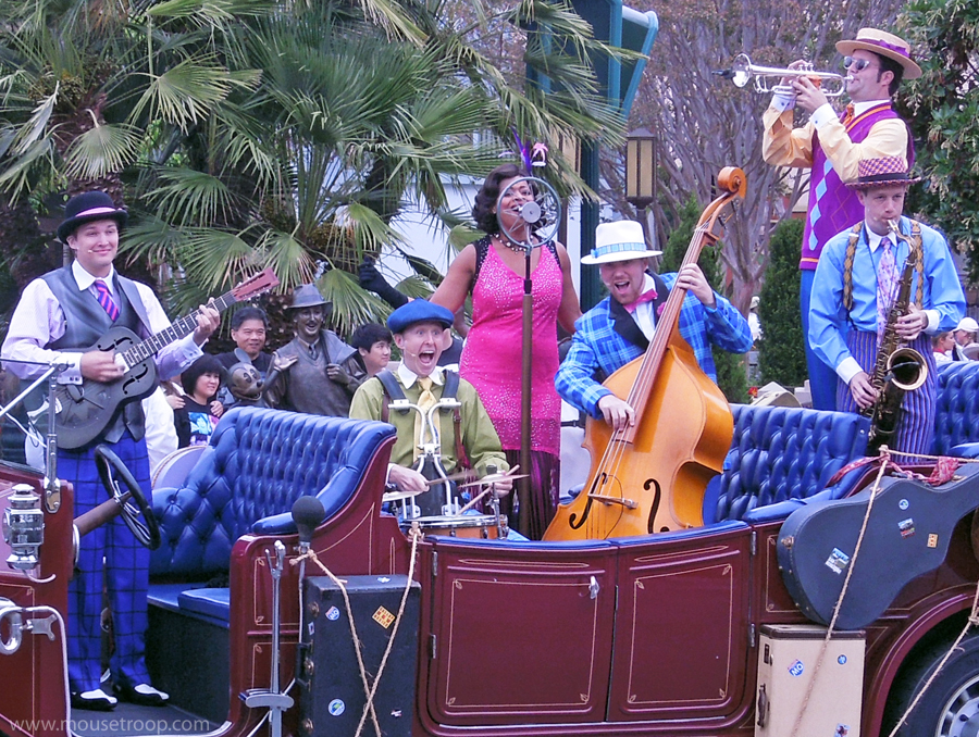 Mouse Troop: Walt & Mickey Watch Five & Dime