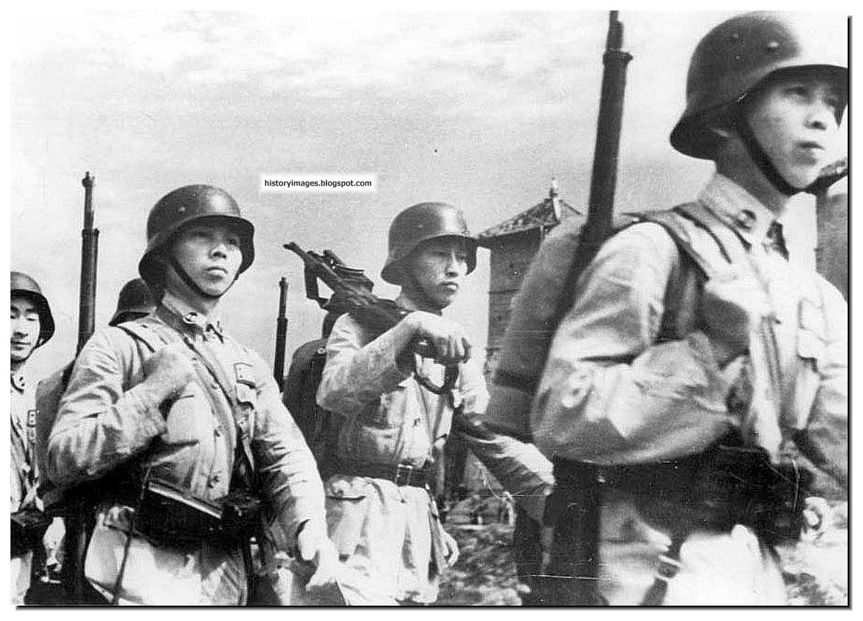 HISTORY IN IMAGES: Pictures Of War, History , WW2: Japanese Invasion Of ...