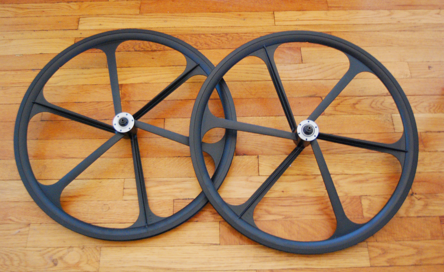 Imperial Cycles: :: Black MAGS :: 26" 6 - spoke