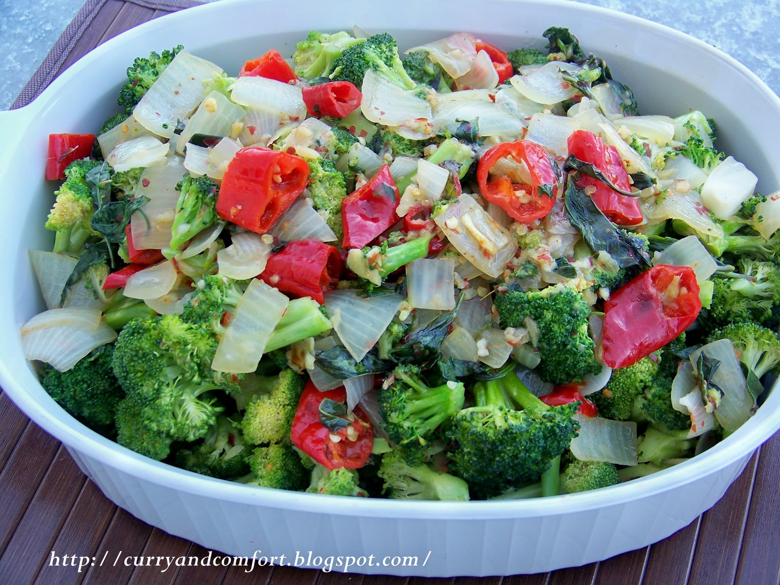 Kitchen Simmer: Thai Basil Broccoli Stir Fry