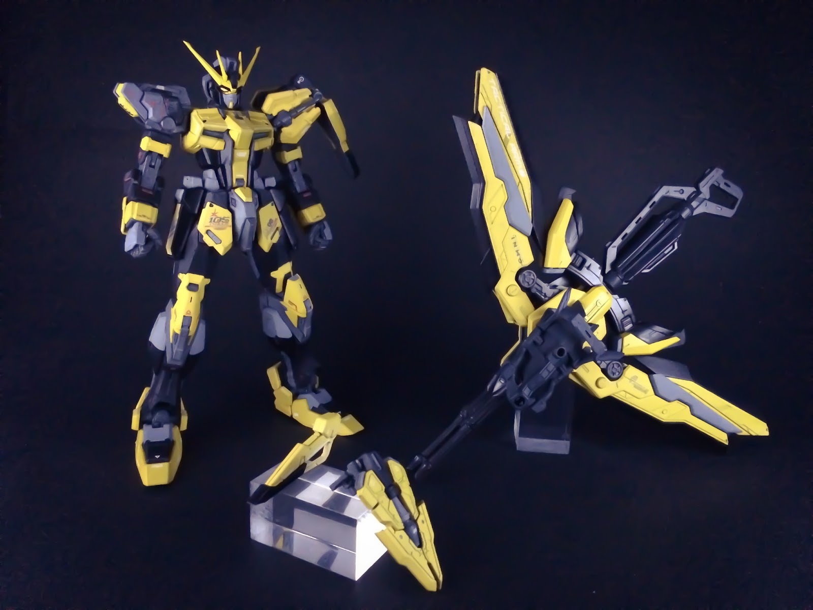 Gundam Family: MG 1/100 GAT-X105.Bee : "Sword Strike Bee" Custom Build