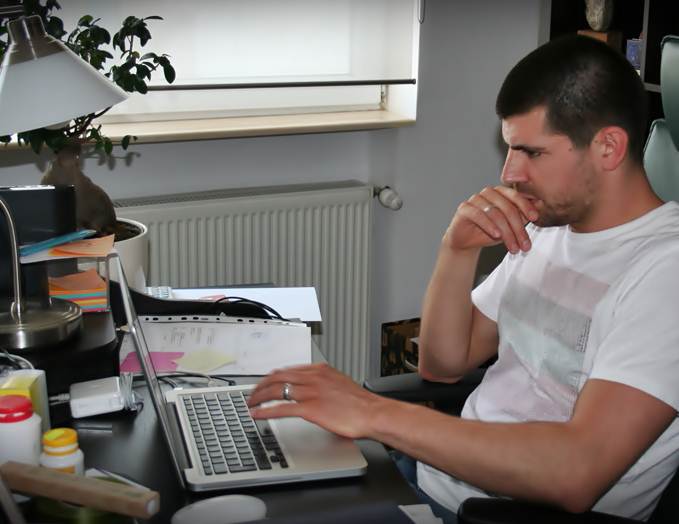 Biografia DRAGOS BUCURENCI prezentator SUPRAVIETUITORUL la PRO TV din ...