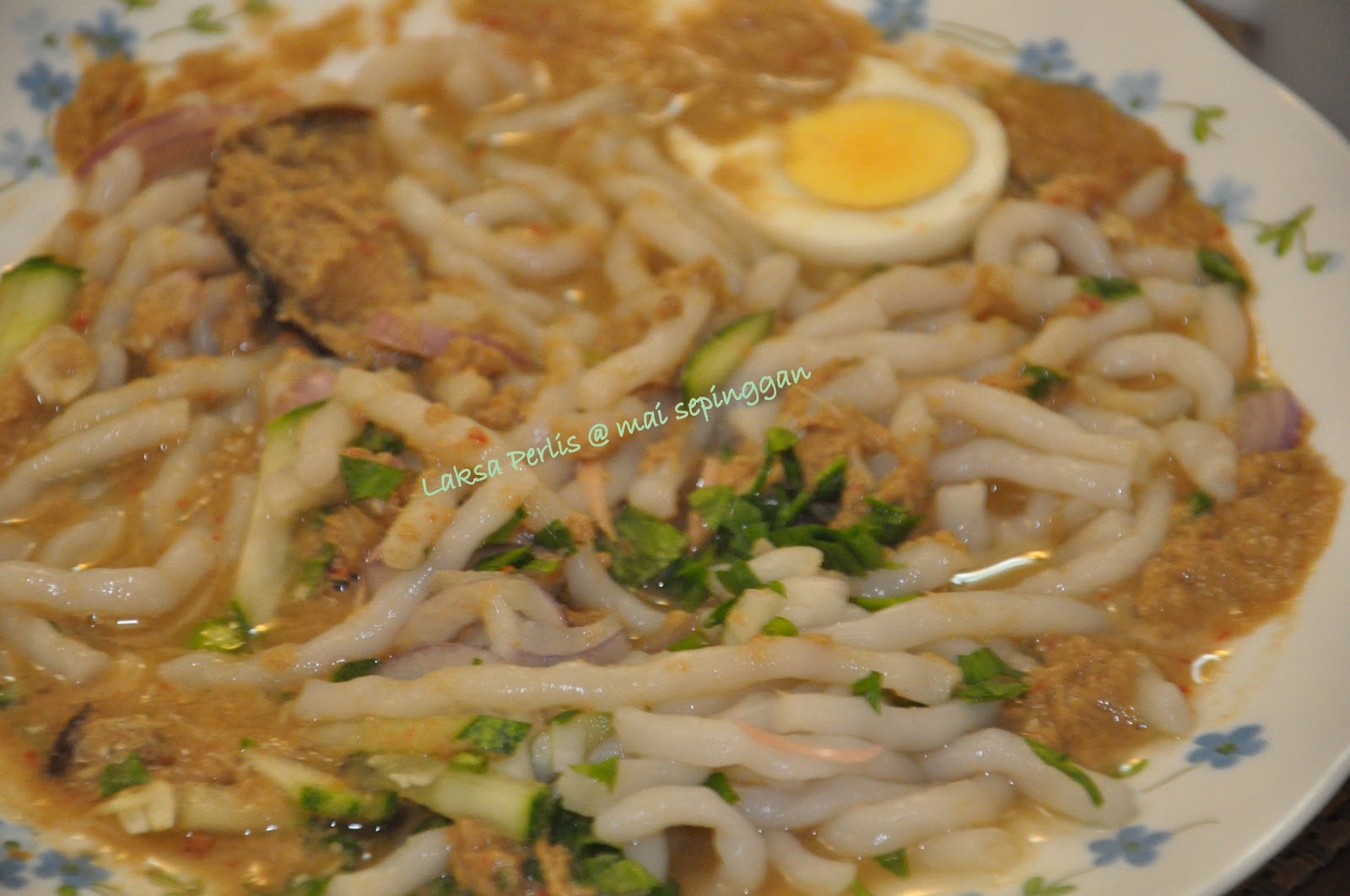 Mai Sepinggan: LAKSA PERLIS