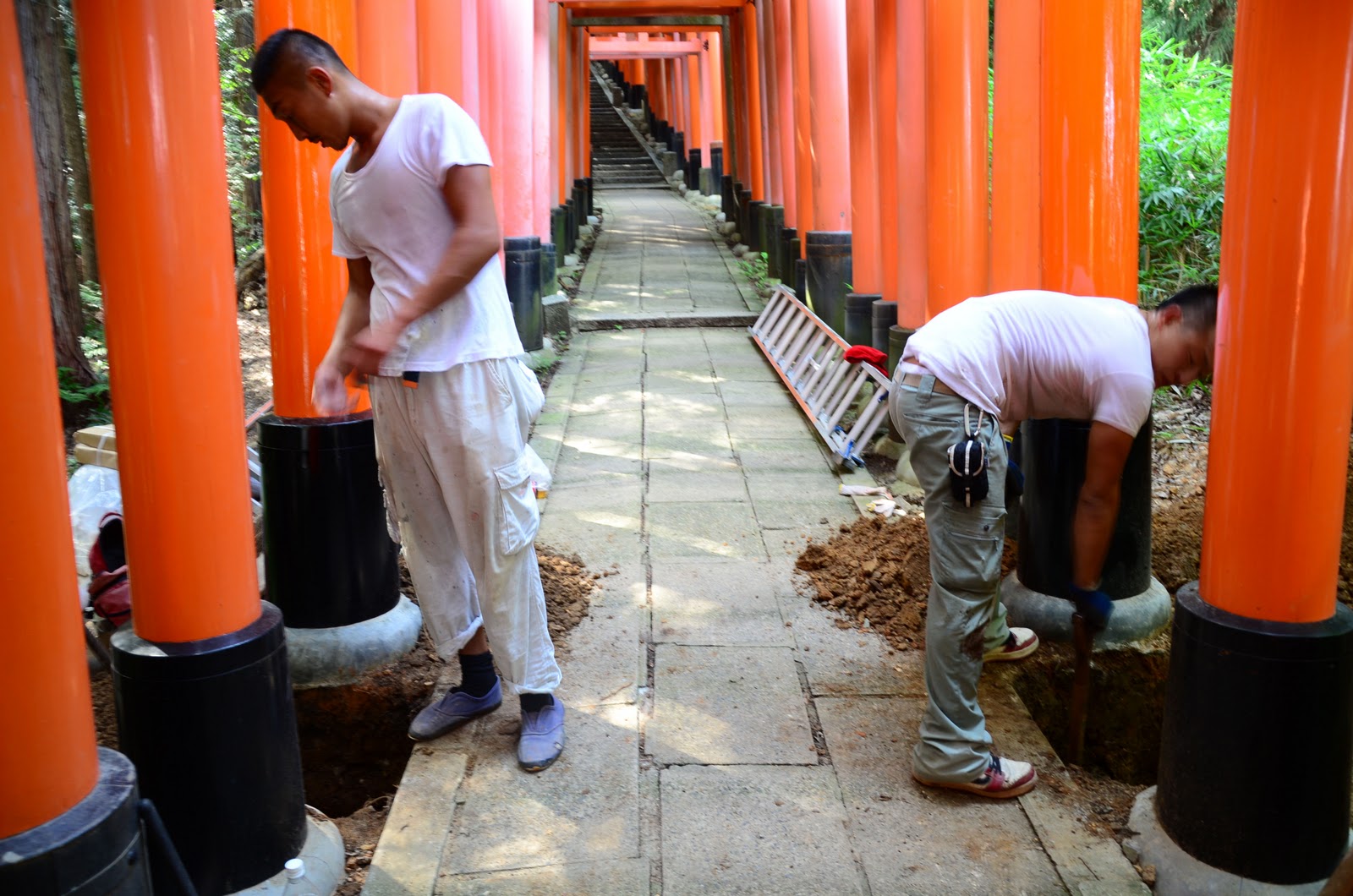 The Nomadic Pinoy: Gates & Temples