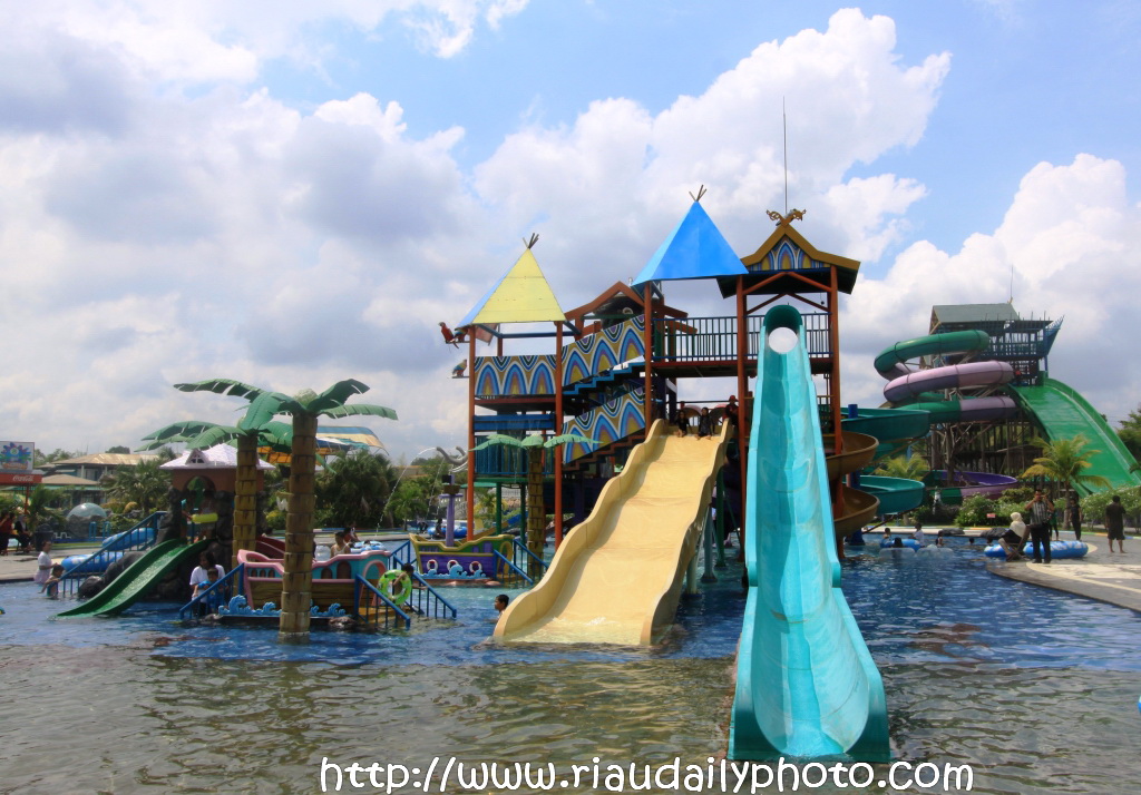 LABERSA WATERPARK | RIAU DAILY PHOTO