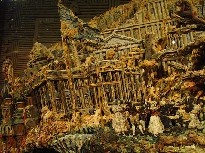 ShopCurious: Arty objects of death