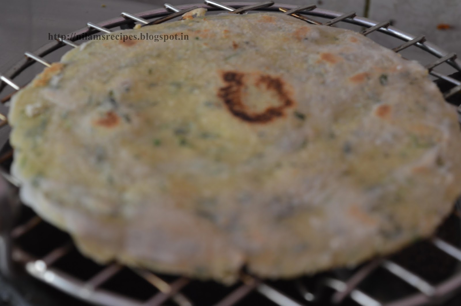 Methichi Bhakri Recipe in Marathi | मेथीची भाकरी | Nilam's Recipes