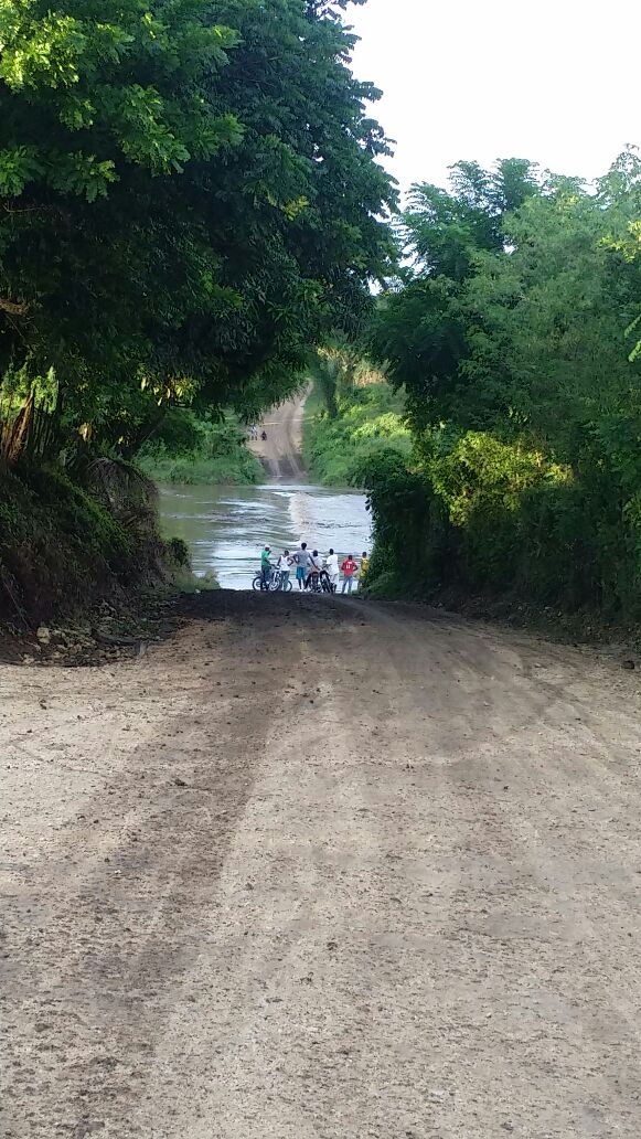 ATACANDODIGITAL.COM |: Río Soco aísla 8 comunidades en El Seibo y Ramón ...