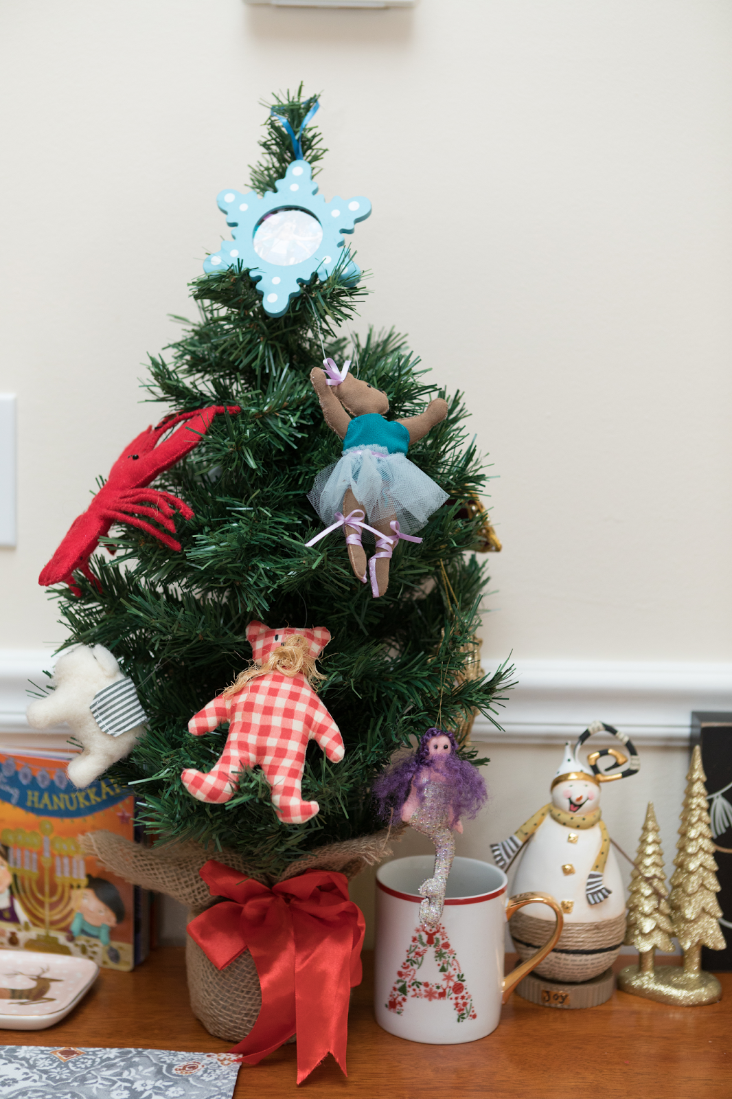 Christmas Home Tour: My Girly + Sparkly Christmas Decor! | Southern ...