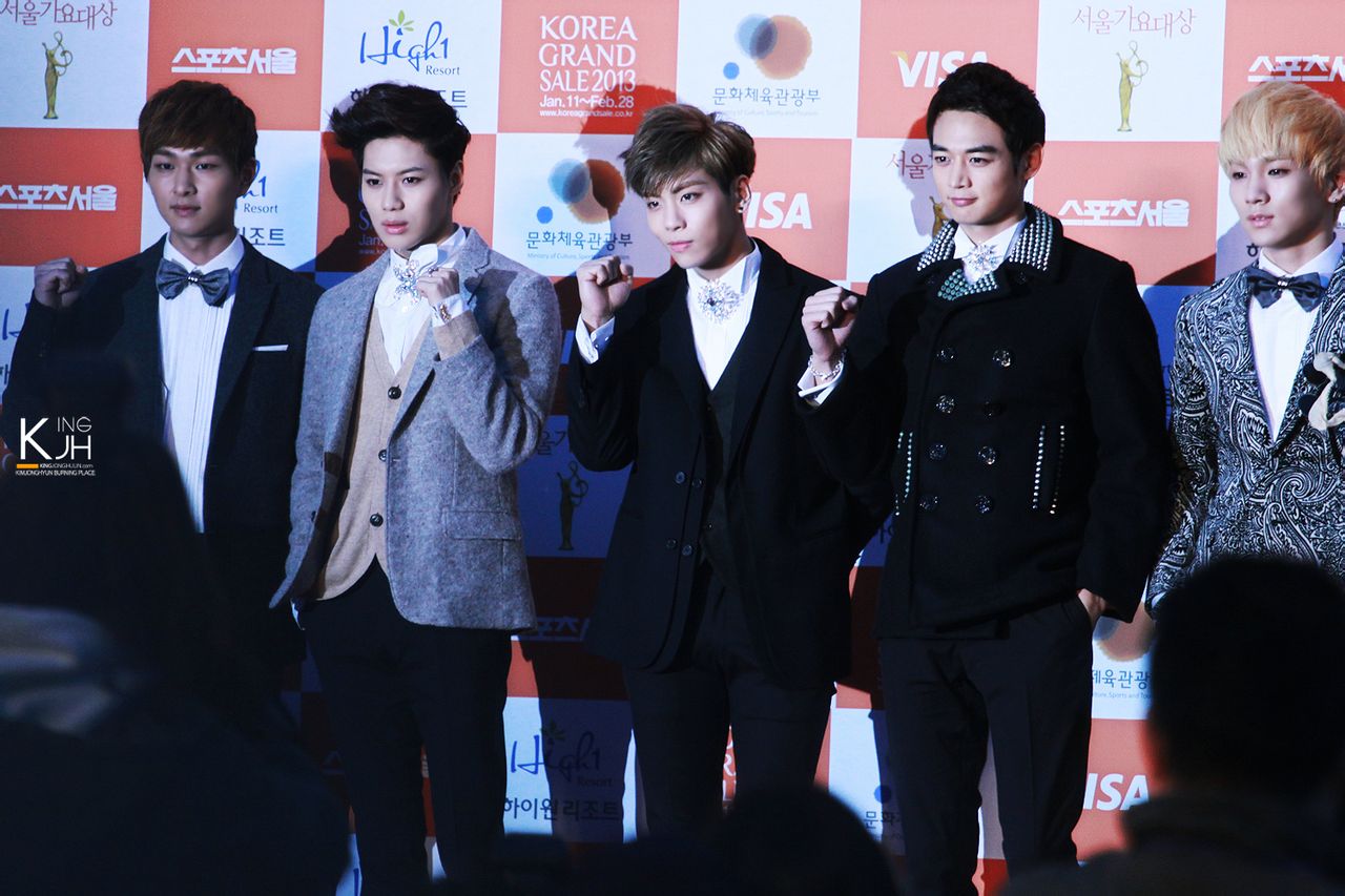 SHINee Wins and Looks Incredible at the 22nd Seoul Music Awards