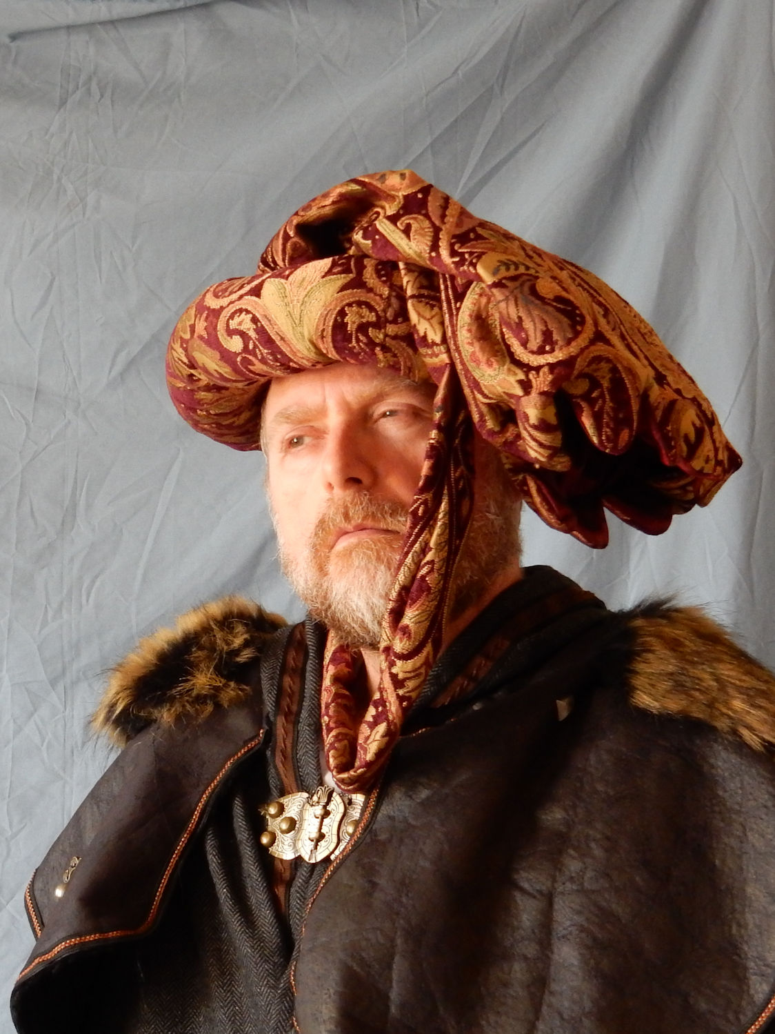 Richard in a Hat: Chaperon