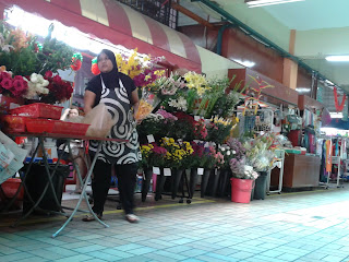 foto zaza: bunga segar: sekuntum RM3