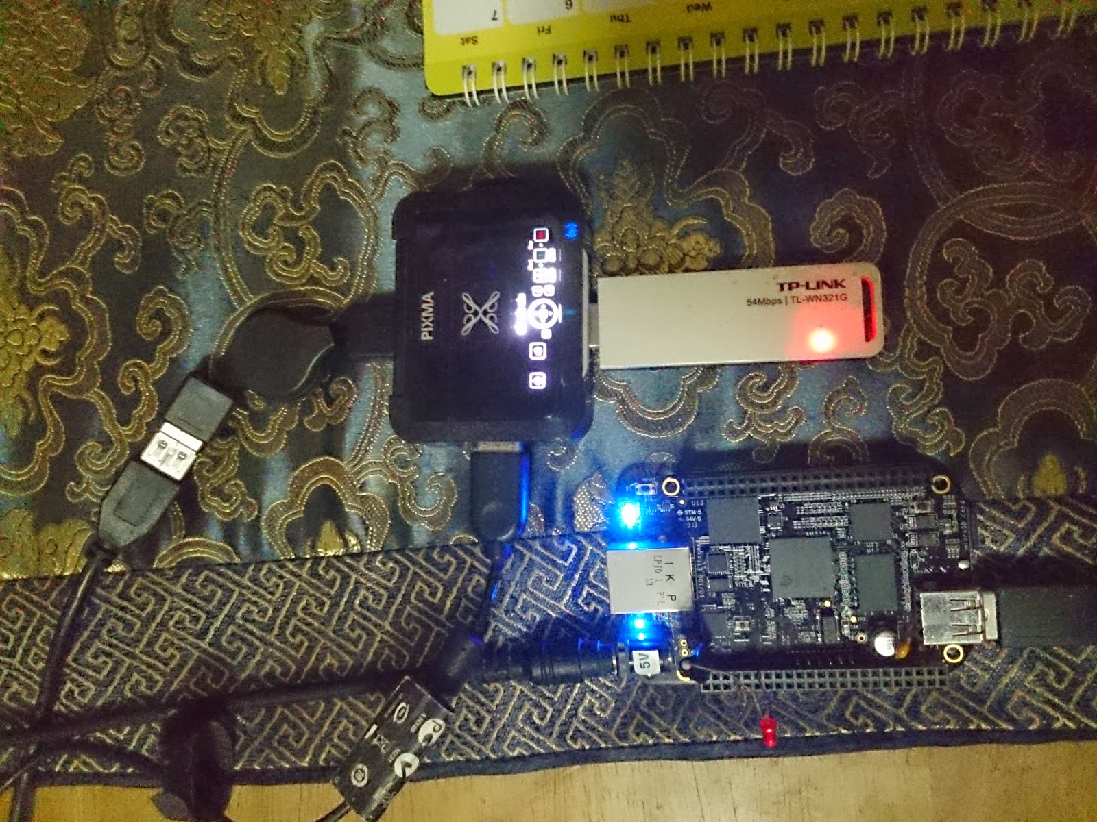 Nut and voltz: BeagleBone Black (BBB) and Ubuntu + Python + openCV + BBIO + WiFi