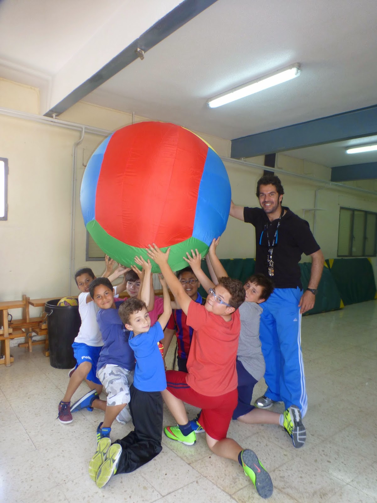 C.E.I.P JUAN XXIII Las Lumbreras Monteagudo: PELOTA DE KIN-BALL