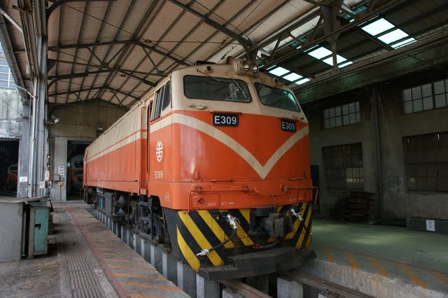 Blair's 鐵道攝影: E309電力機車 / TRA E309 Electric locomotive