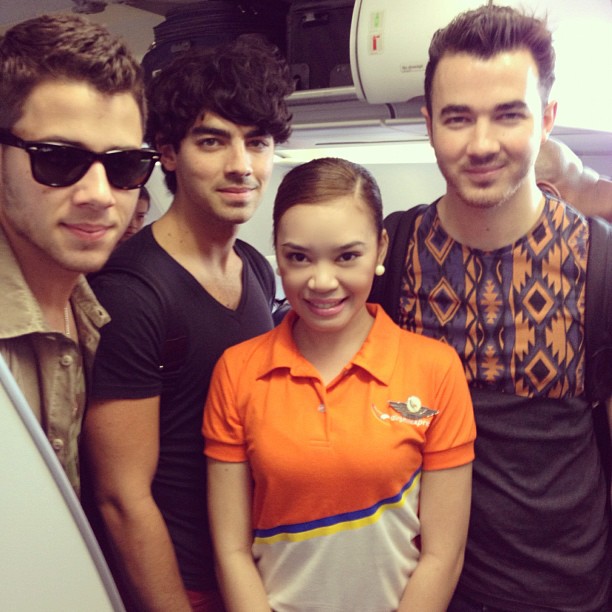 The Jonas Blog: Jonas Brothers con fans en Manila