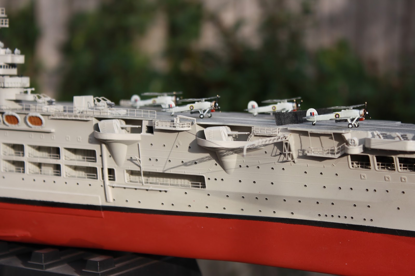. The Hinckley Shipyard: HMS Ark Royal (1:350)