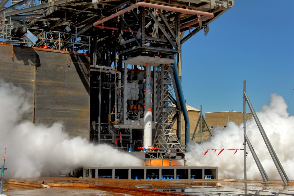 Suburban spaceman: Space Launch System Core Stage Model 'Sounds' Off ...