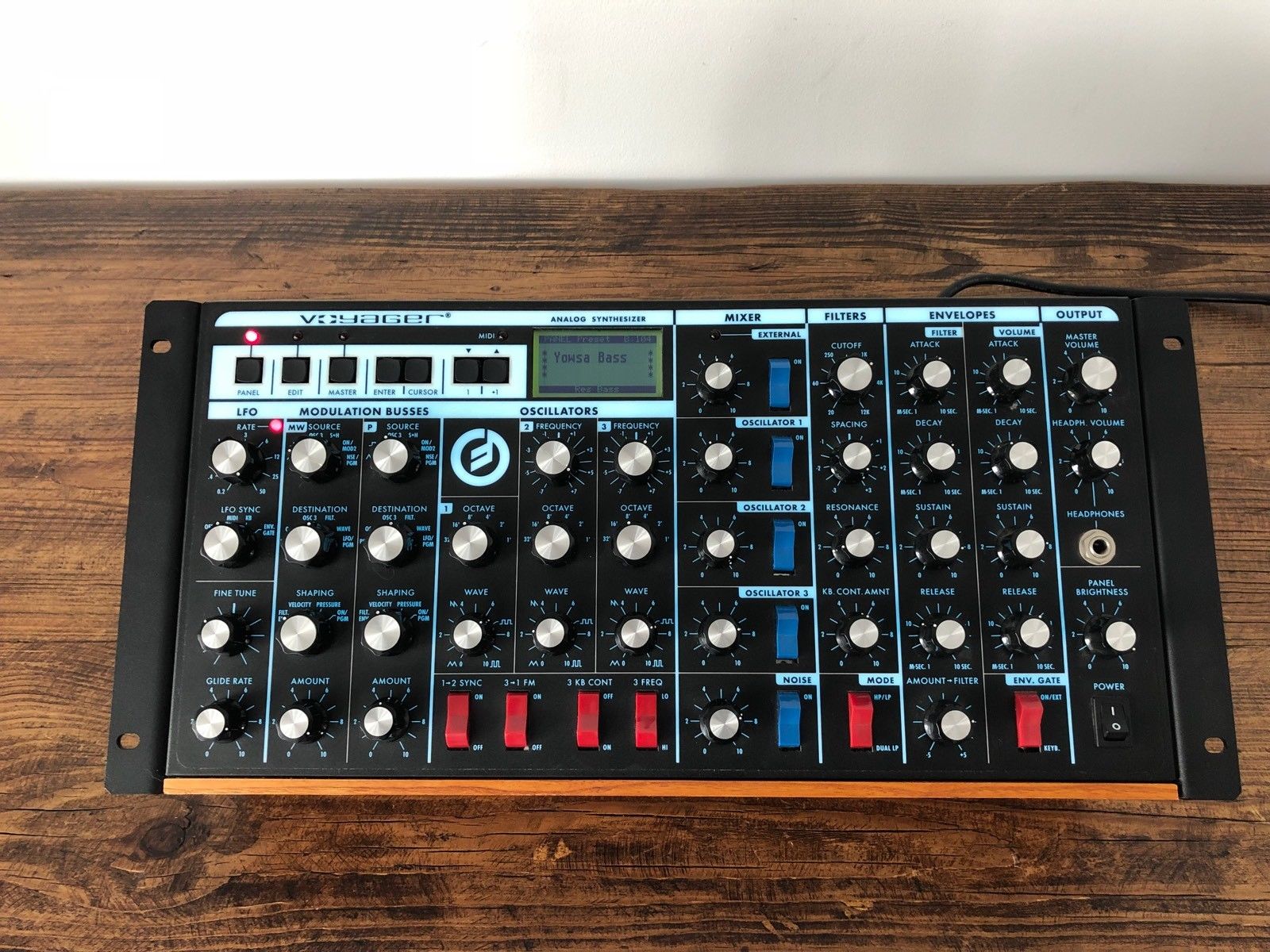 MATRIXSYNTH: Moog Voyager RME Rack Mount Synthesizer. V3.5 SN 1583