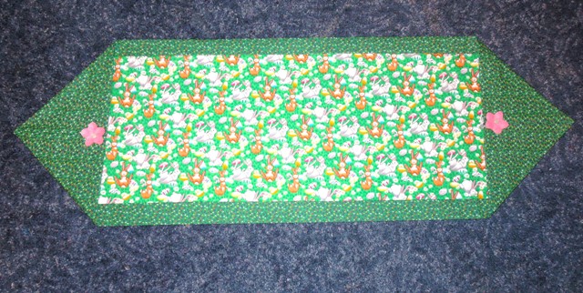 Quilt and Sew Forever: Ten Minute Table Runner - REALLY!!!