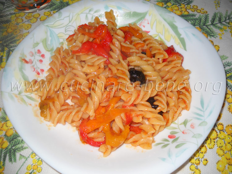 Pasta con peperoni - Cucinare Bene | Ricette