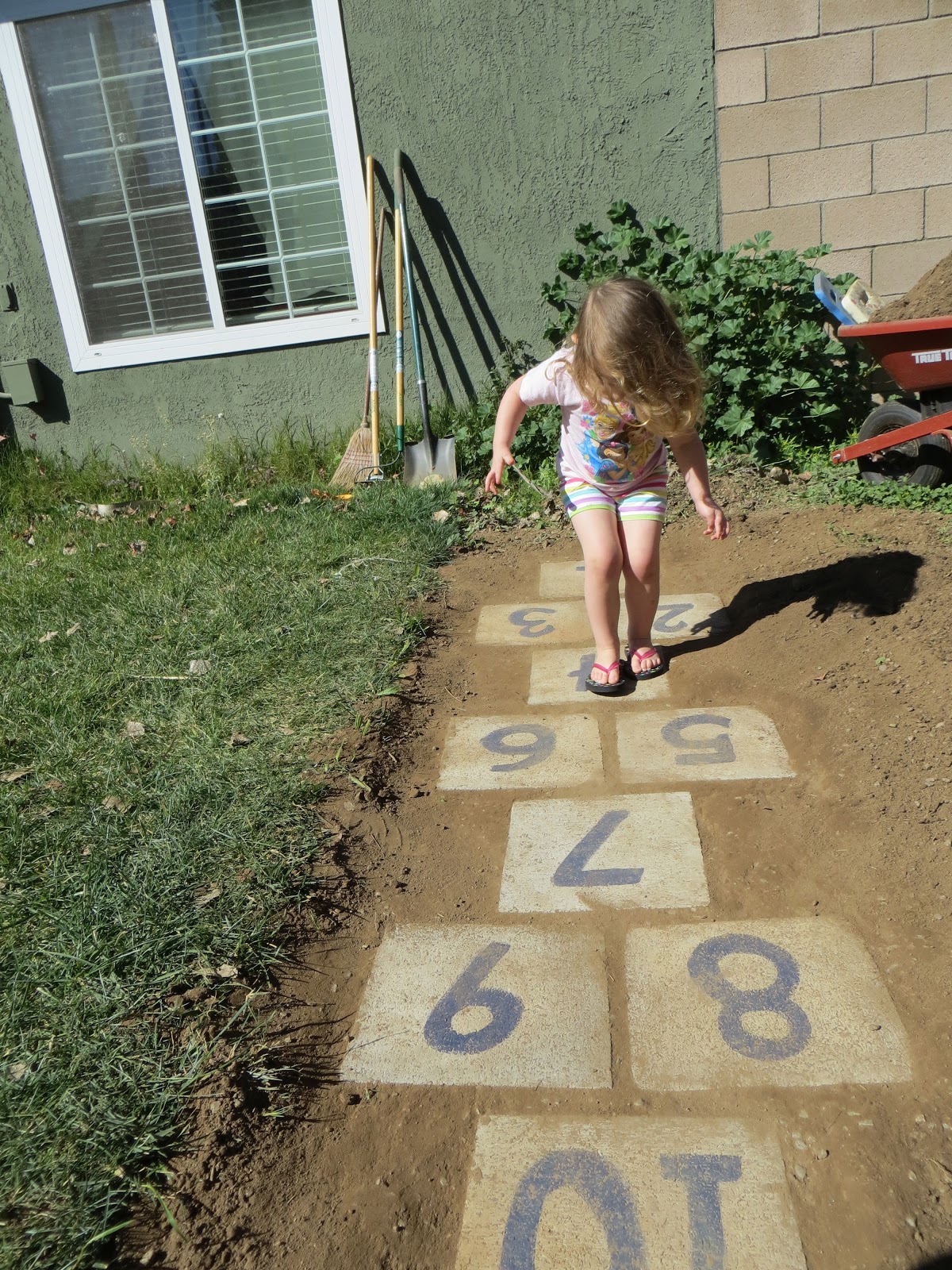 Life, among other things.: Day 27: DIY Hopscotch Garden Path