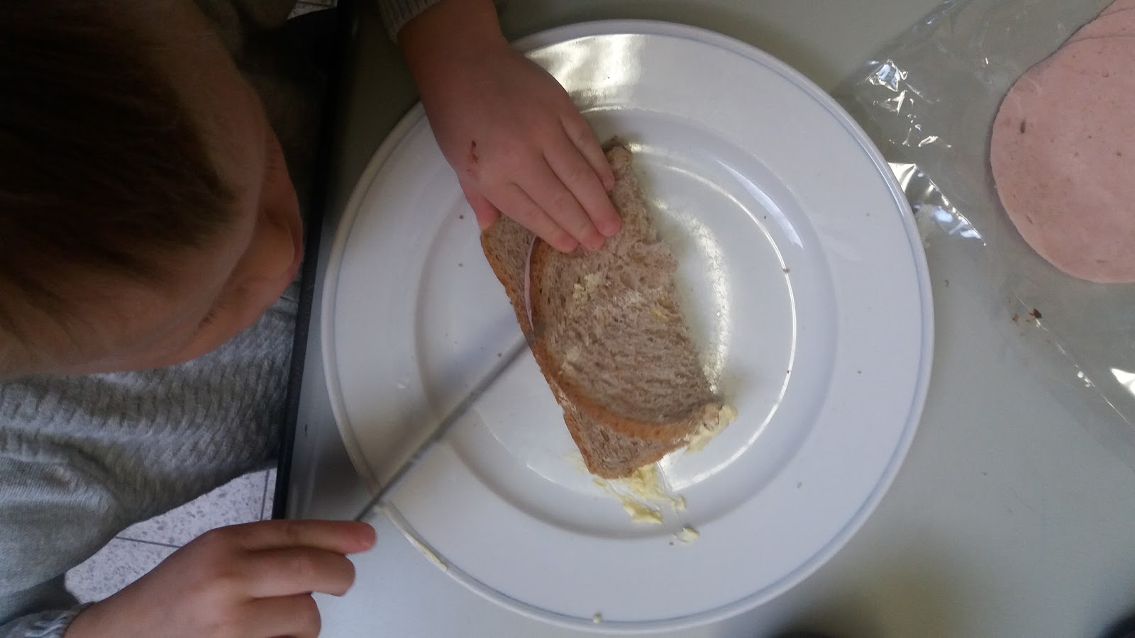 PeuterklasjufIlse: BOTERHAMMEN SMEREN