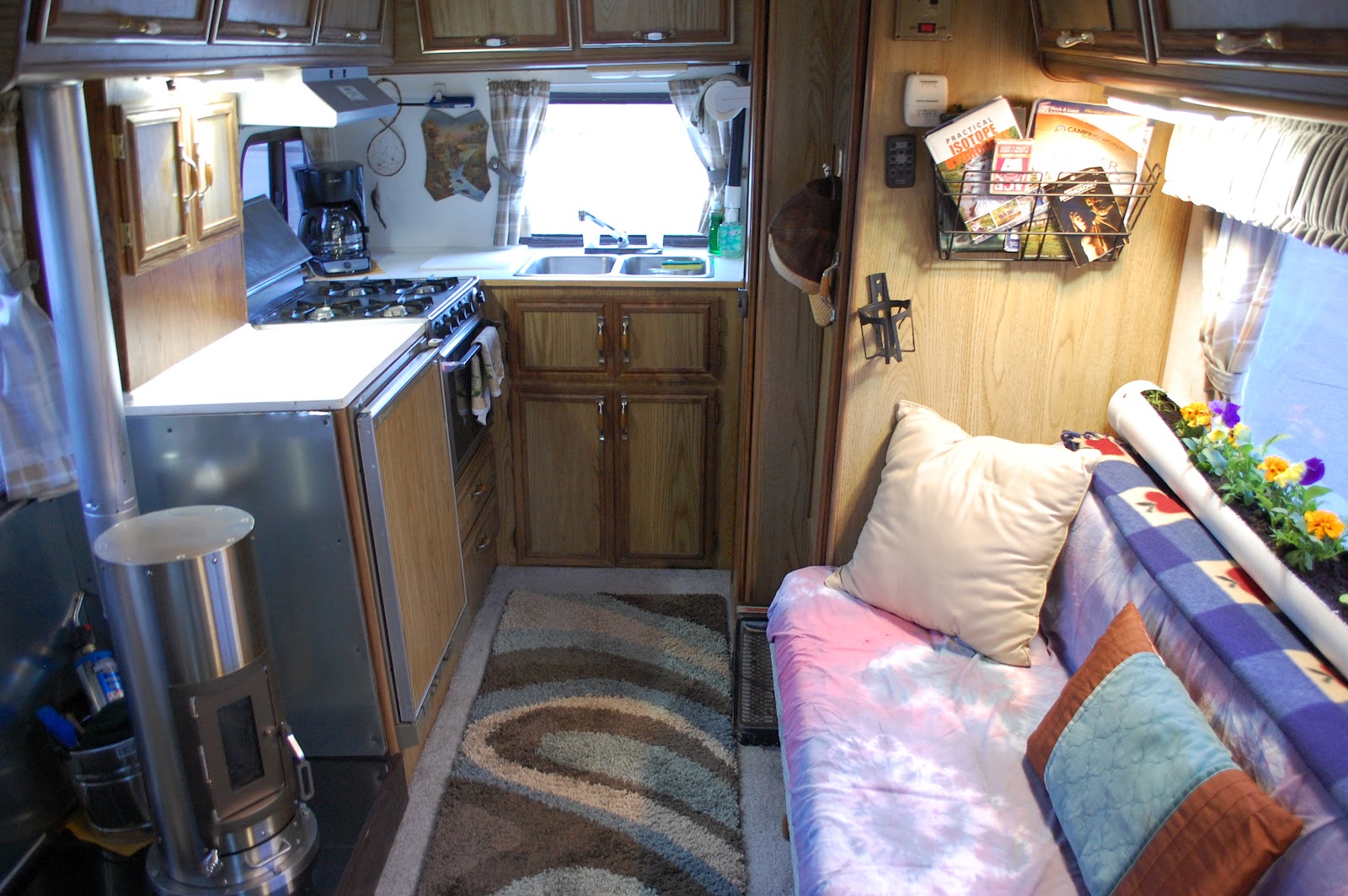 Living in a Van down by the River!!!: On road, off grid