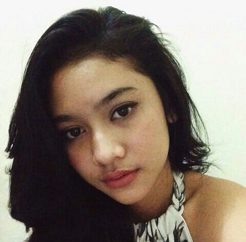 Kabar Terbaru dan Foto Artis Cantik Sarah Tuffahati Mornov - Good 4 U