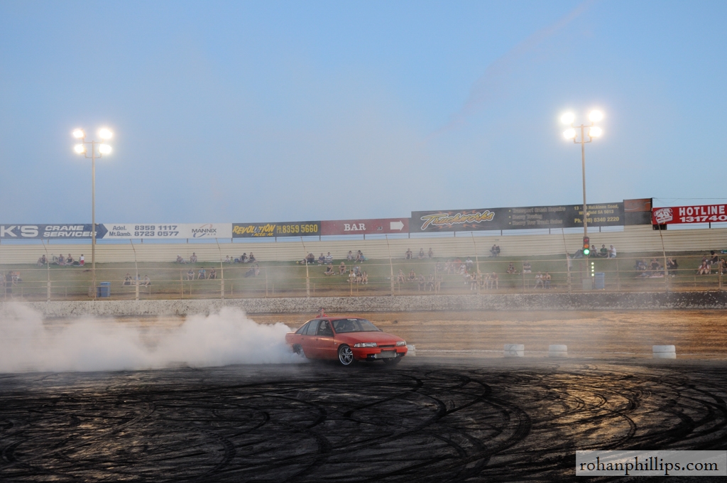 Cars, Cameras & Chronic Illness: Burnout Photos of the Day: Holden VP ...