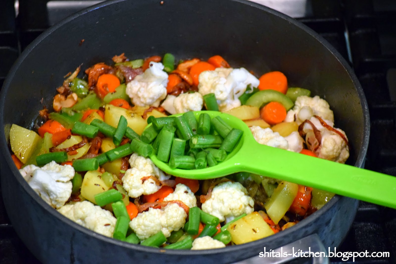 Shital's-Kitchen: Vegetable Dum Biryani