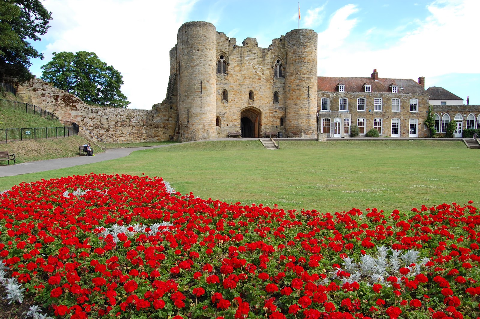 Tonbridge Daily: Promenading At Tonbridge Castle