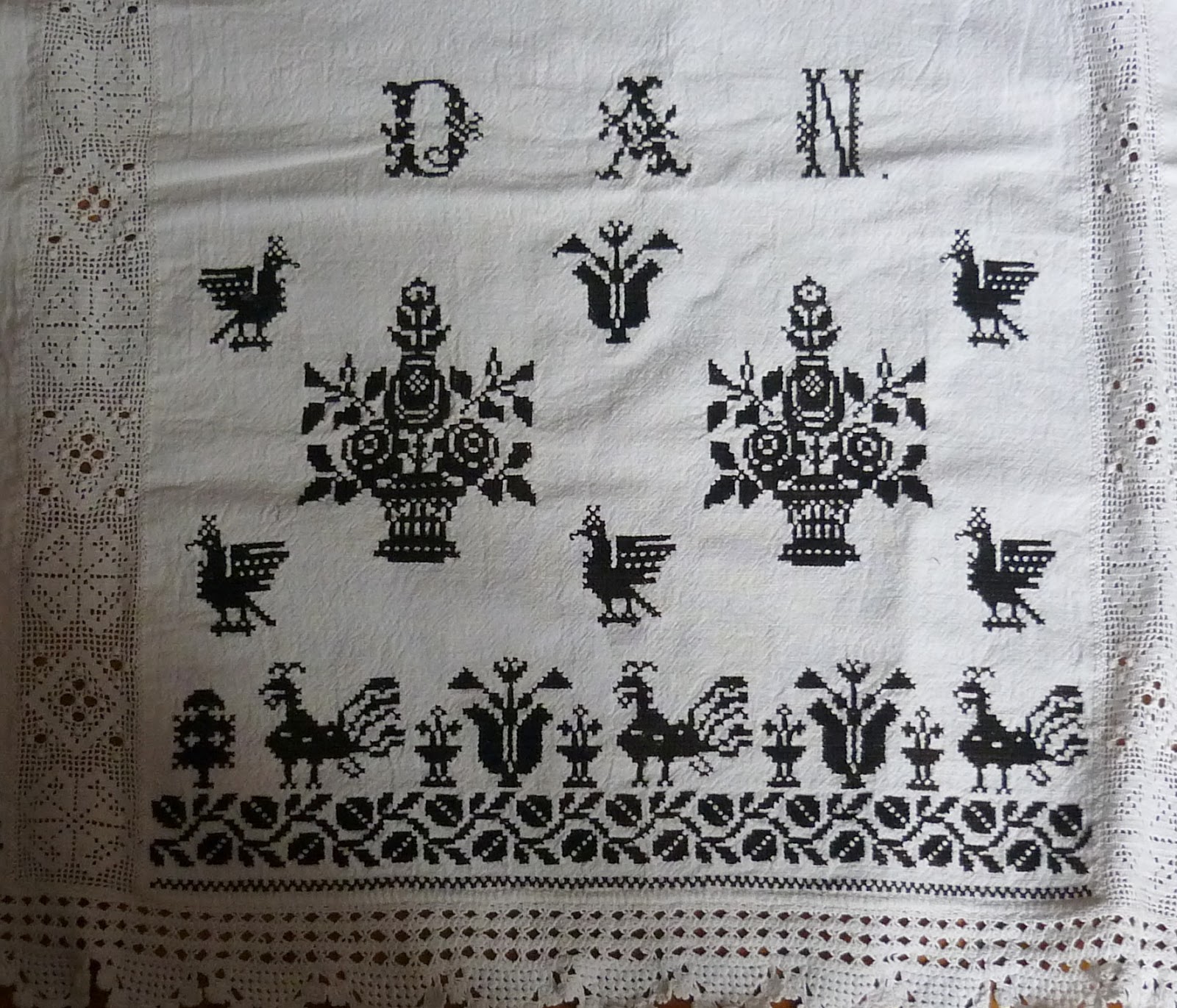 parna vintage linen and hemp: Embroidered cloth from Transylvania