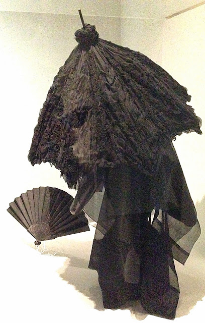 Idiosyncratic Fashionistas: GOOD MOURNING