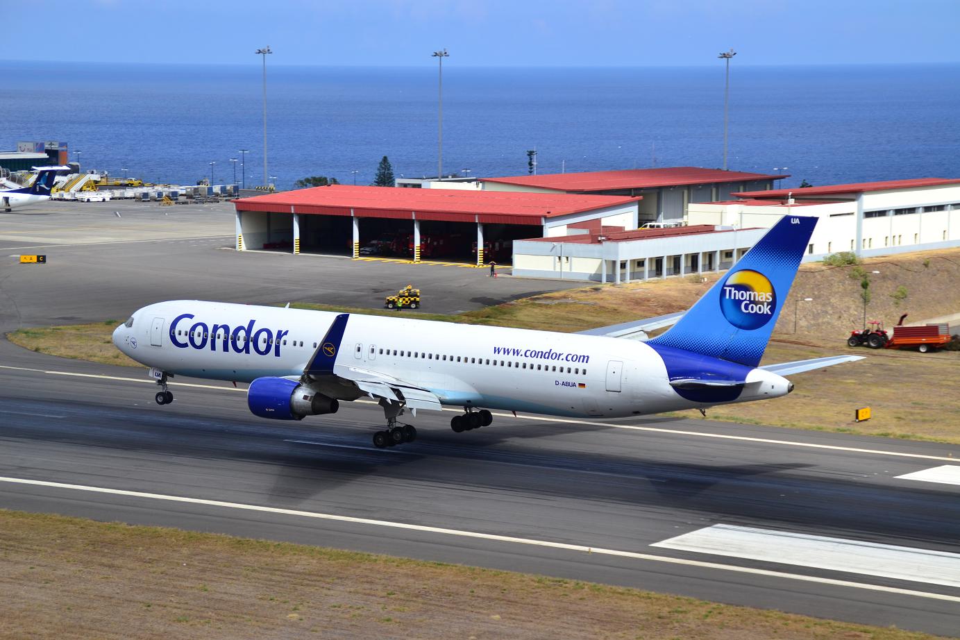 Asas Madeira: Condor Flugdienst