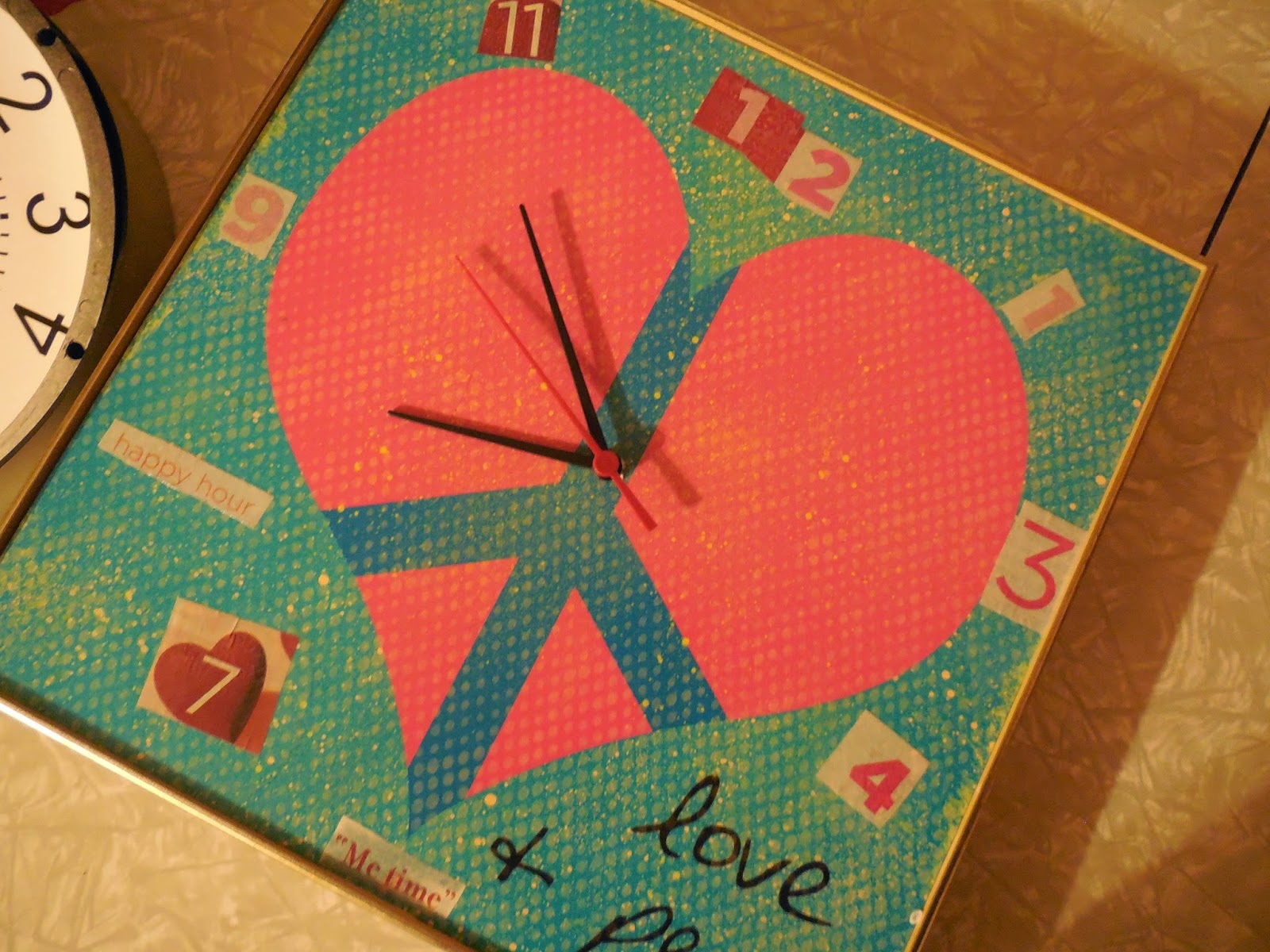 ThriftyTreeHuggary: Easy UPcycled Clock