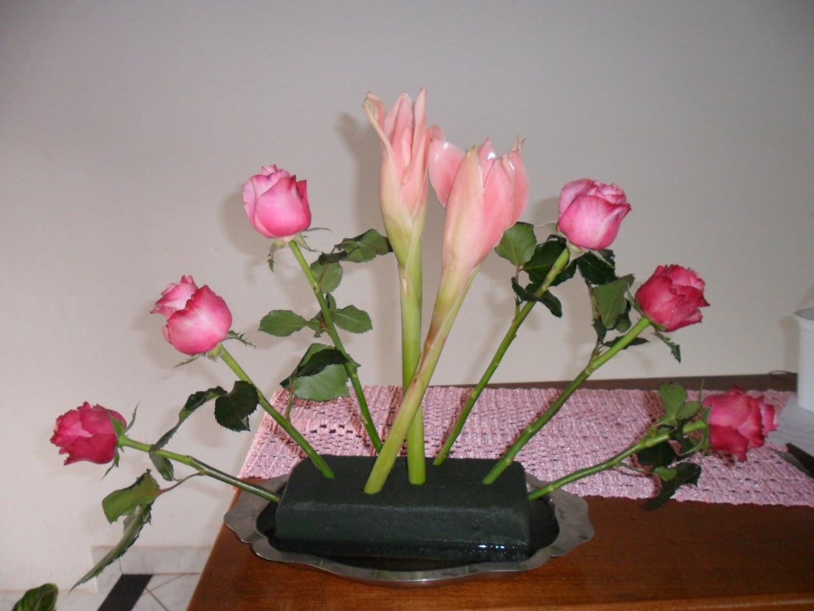 Elisângela Costa Arte Floral e Decorações: Arranjo Passo a Passo