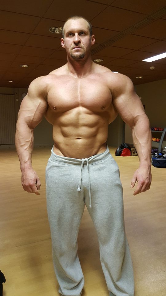 Bodybuilder Muscle Worship: Lukas Gabris UK Bodybuilder