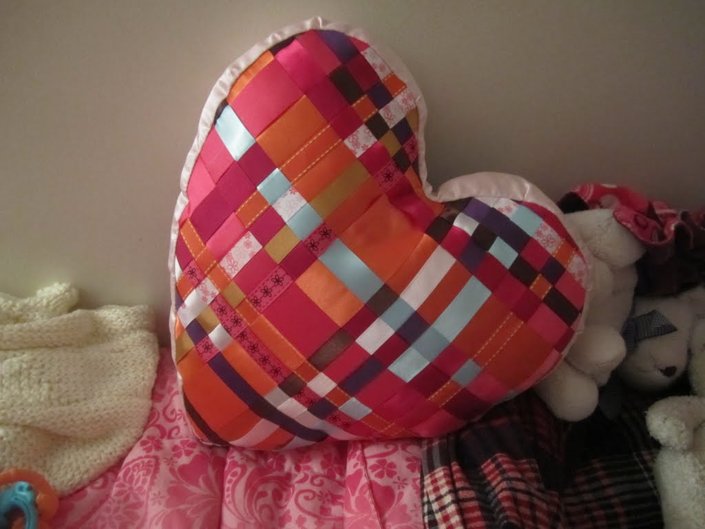 Mommy's Making a Mess: Woven Ribbon Heart Pillow